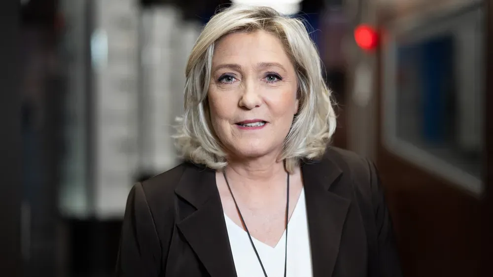 Marine Le Pen: Macron berpirsê kiryarên li Sûriyeyê ye | Azadiya Welat